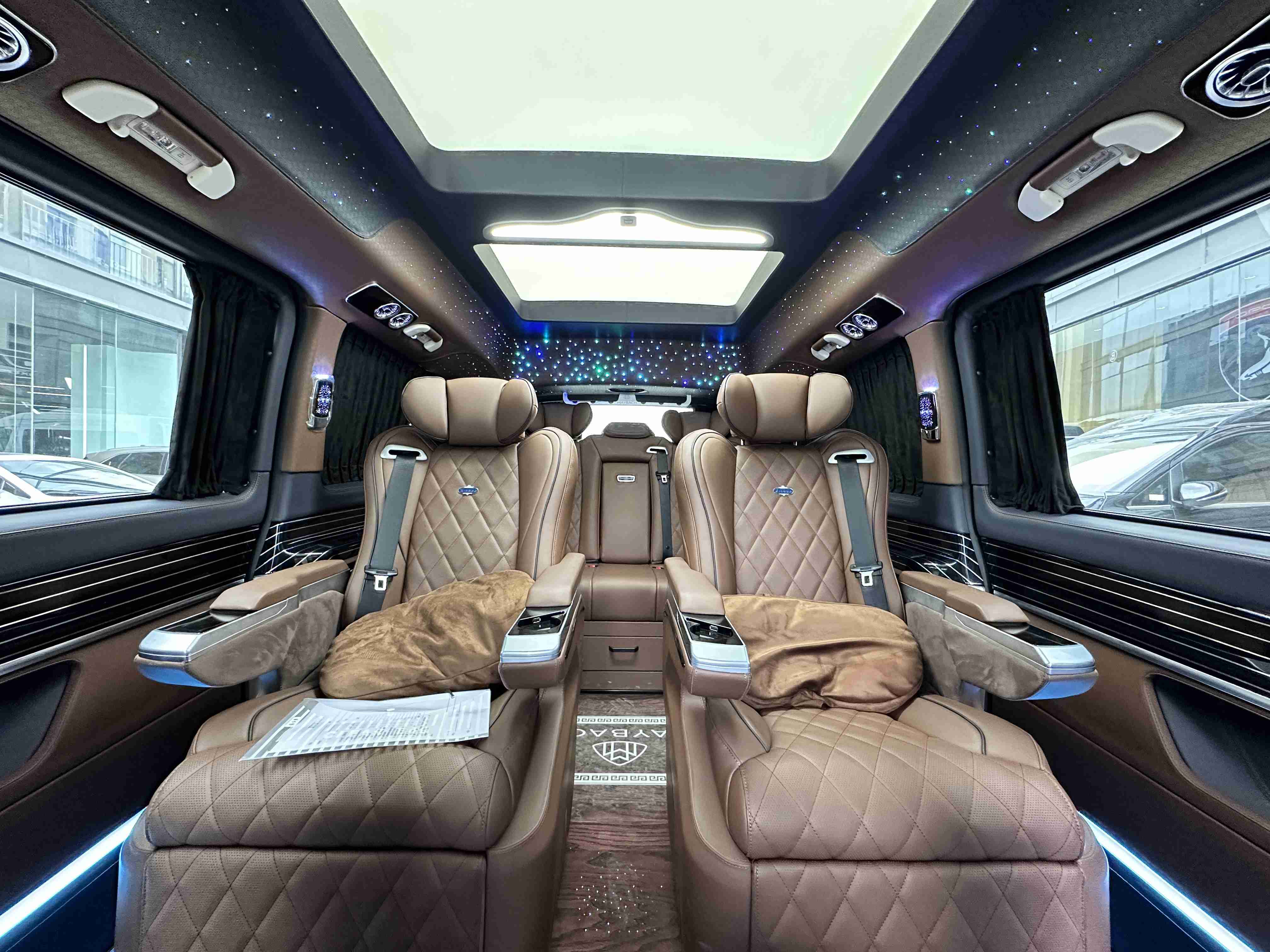 奔驰V260L高顶豪华商务车 上海七座商务车_上海1886名车汇官网